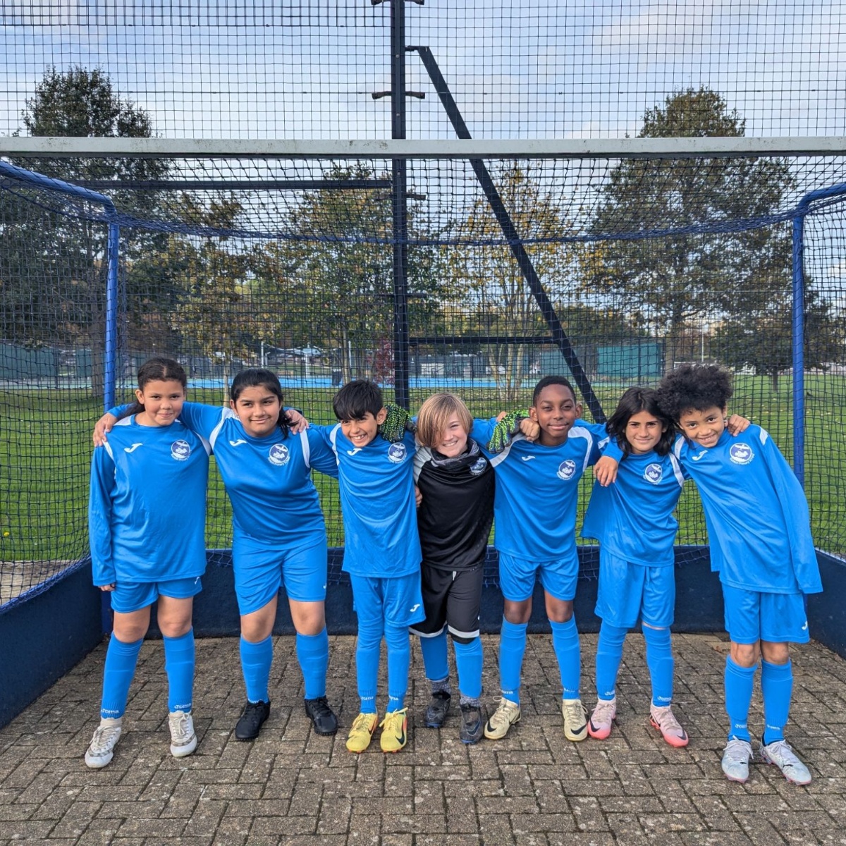 Roxeth Primary School - Y6 Football