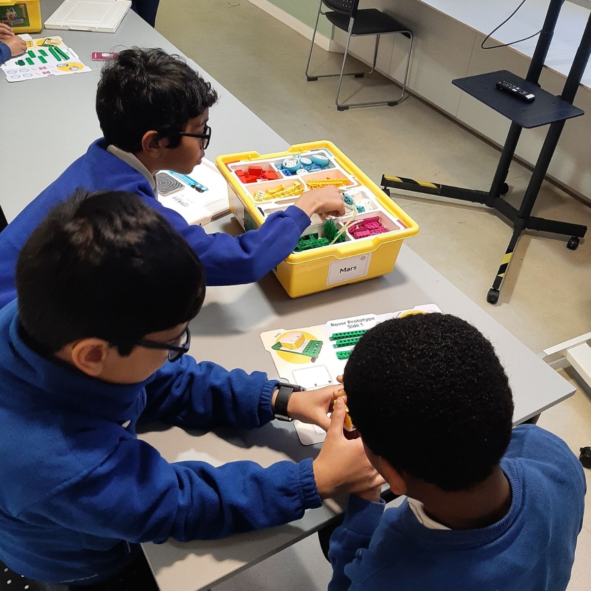 Roxeth Primary School - Mission to Mars LEGO Workshop