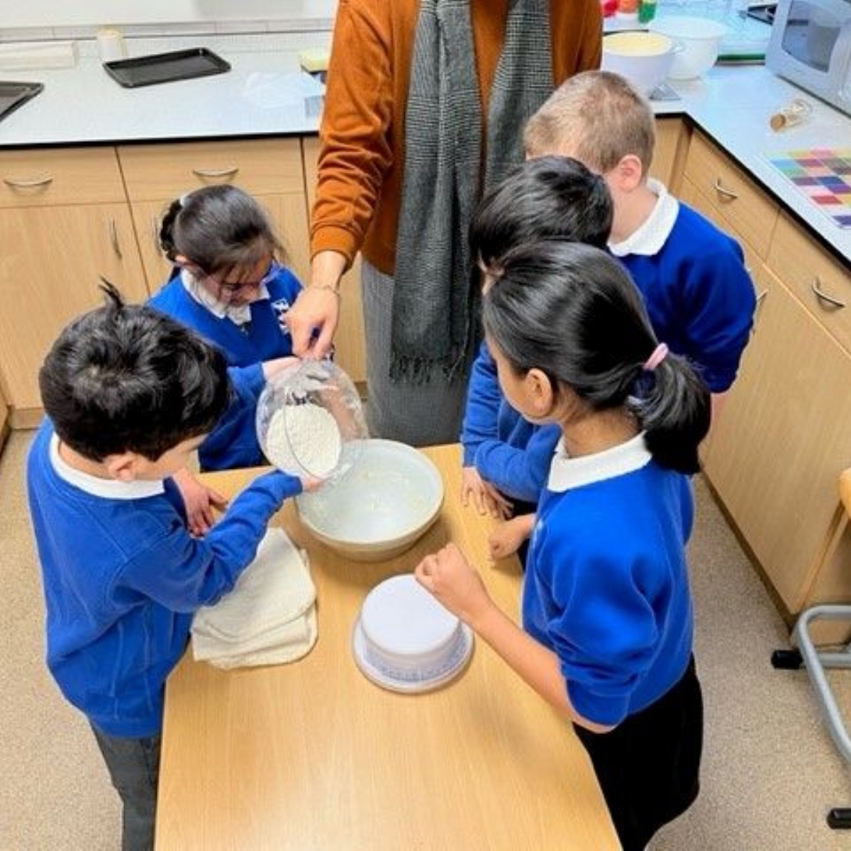 Roxeth Primary School - Year 3 go pre-historic!